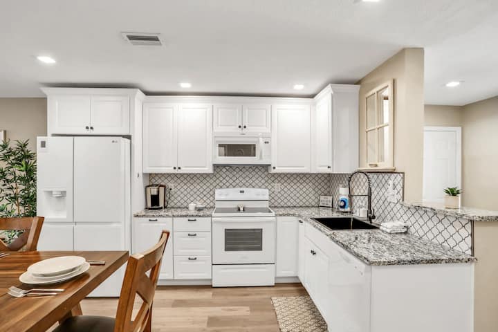 St Augustine Beach House Unit A - Crescent Beach, FL