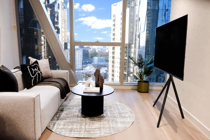Contemporary 1b1b Condo In Cbd - Melbourne