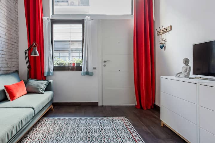 Stylish Apartment With Terrace For Couple/family - Barcelona