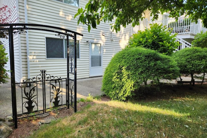 Cozy Garden-level Suite - Coquitlam