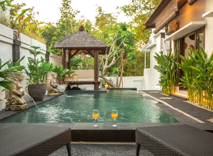 Local Oasis, Renovated Villa. Pool, Open Kitchen - Denpasar