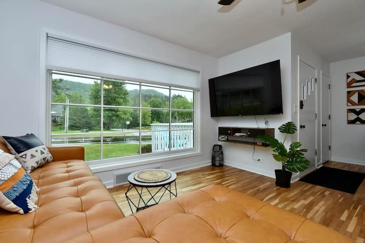 Relaxing Stylish Home - Winona, MN