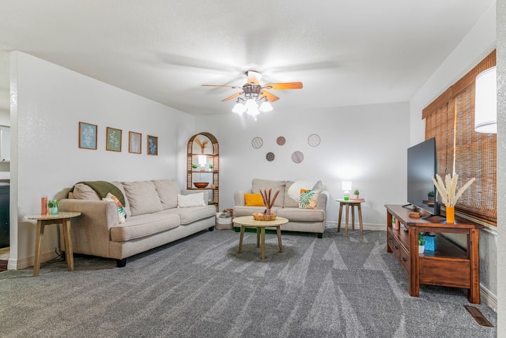 Home In Joplin | Boho Cottage - Joplin, MO