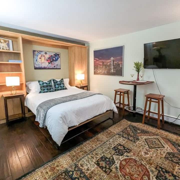 Cozy Studio Near Everything - Seattle
