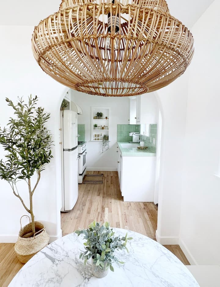 Quaint Romantic New Mint Cottage Walk To Beach - Encinitas, CA