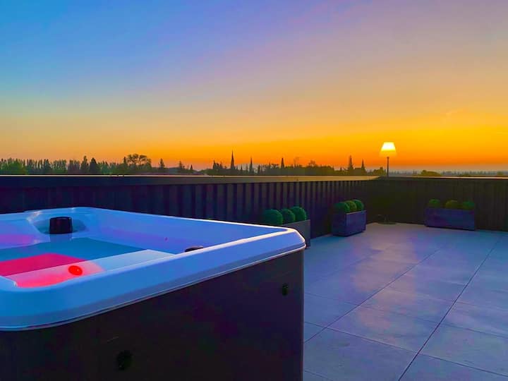 Saint Remy De Provence: Toit-terrasse Avec Jacuzzi - Saint-Rémy-de-Provence