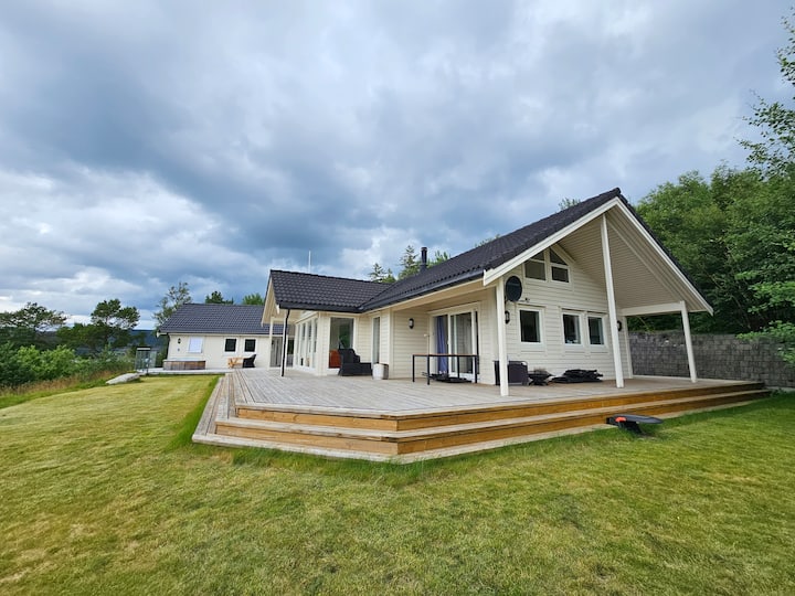 Innholdsrik Hytte/bolig, Med Utsikt - Åfjord