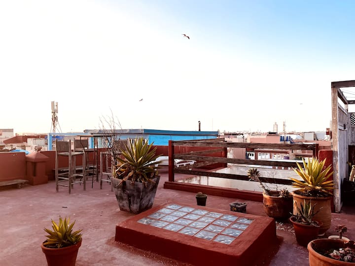 Sunny Apt W Rooftop Terrace & Balcony - Essaouira