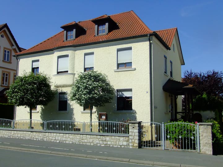 Ferienwohnung In Zentraler Lage - Ebensfeld