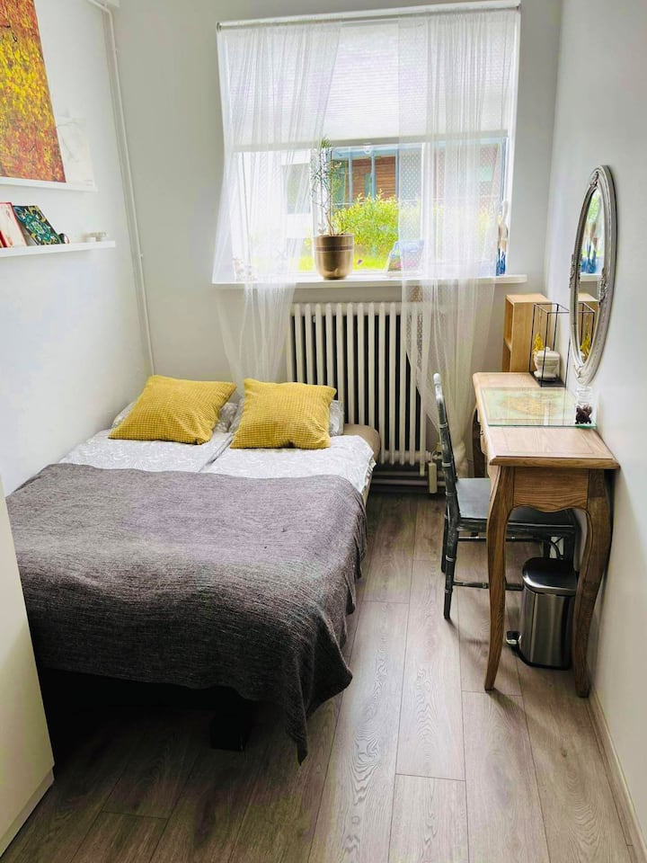 Cozy Room For Vegetarians - Reykjavík