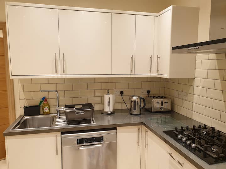 London Luxury Apt 3 Bedroom 3 Bath - Ilford
