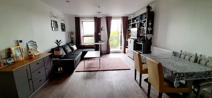 Quite Room In The Suburb - Epsom