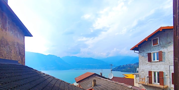 Piccolo Borgo Sul Lago Di Como - Dervio