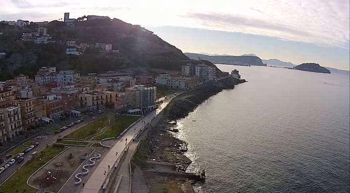 Black & White - Pozzuoli