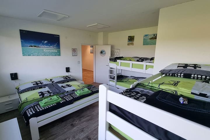 Beachin - Mehrbettzimmer "Kurumba" - Murten