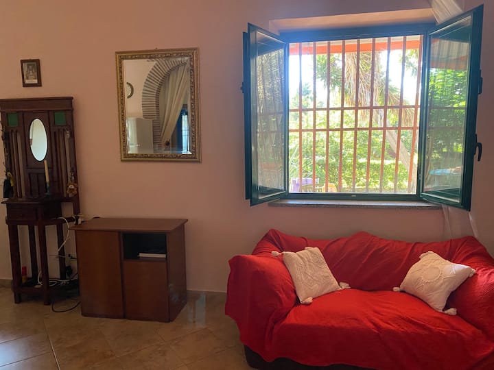 Affittasi Casa Con Giardino. - Gioia Tauro