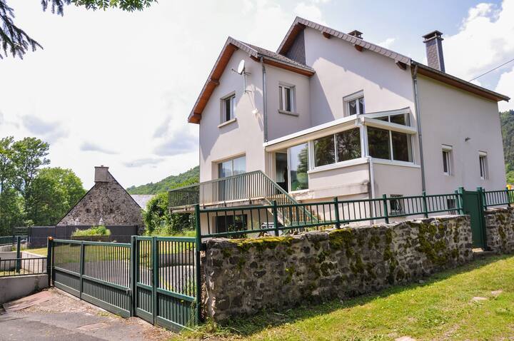Maison Henry - Chambon-sur-Lac