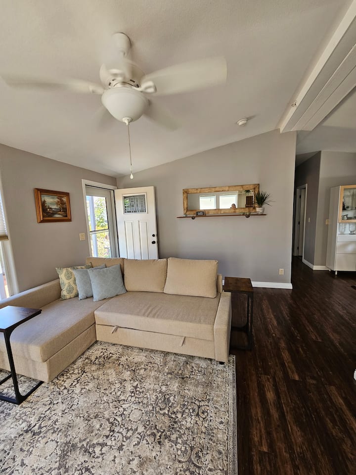 Eastside Costa Mesa House - Costa Mesa, CA