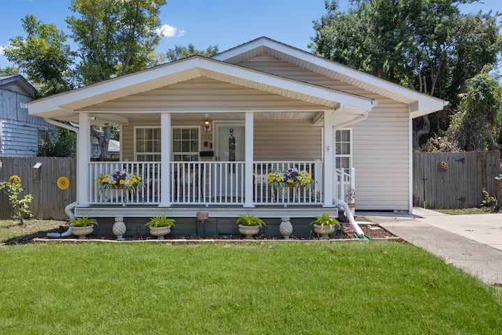 Elvis House W/hot Tub & Fire Pit! Close To Beach! - Gulfport
