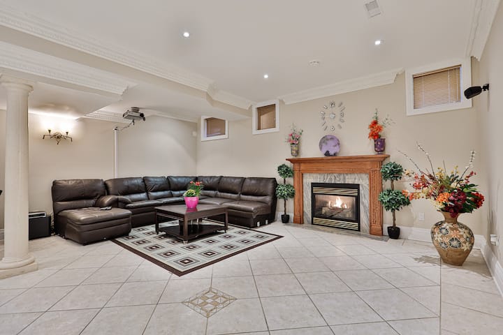 Lux 2br Basement Suite North York- Gym*bbq*sauna - Toronto, ON