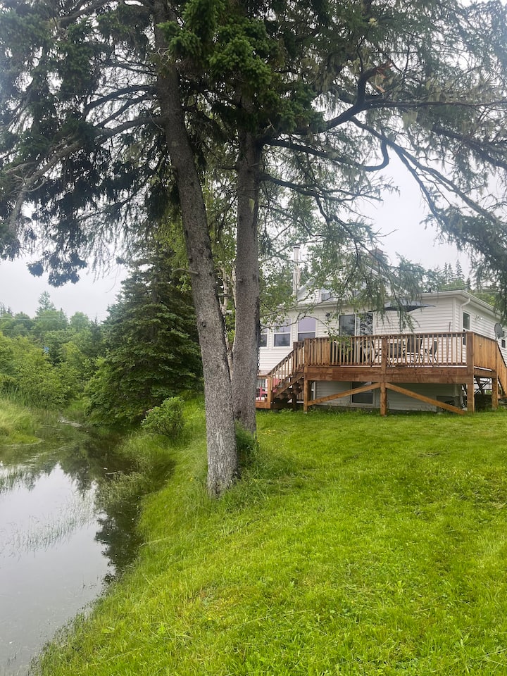 Chedoke Creekside Cottage - Cape Breton Island