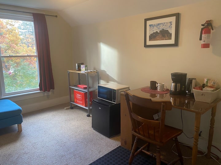 Peaceful Third Floor Suite - Brattleboro, VT