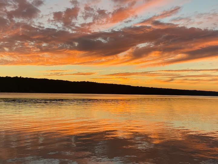 Sunset Bungalow On The Water - Fillmore Glen State Park, Moravia