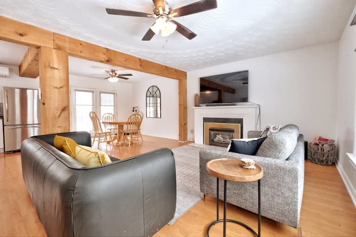 Redwood Haven East: Your Dream Getaway In Uxbridge - Kawartha Lakes
