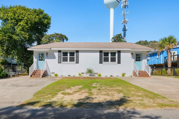 The Boroughs On Folly Beach - Sleeps 20+ - Folly Beach, SC