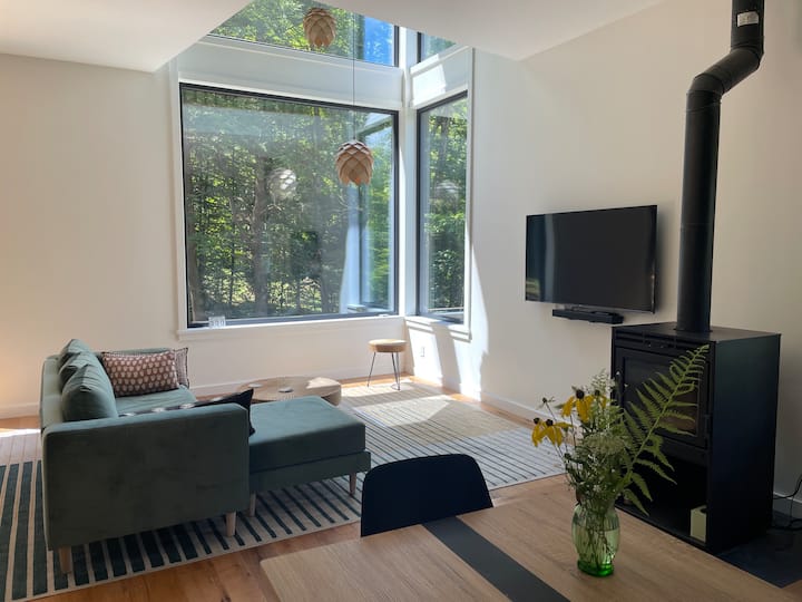 Modern Retreat In The Heart Of The Berkshires - Lee, MA