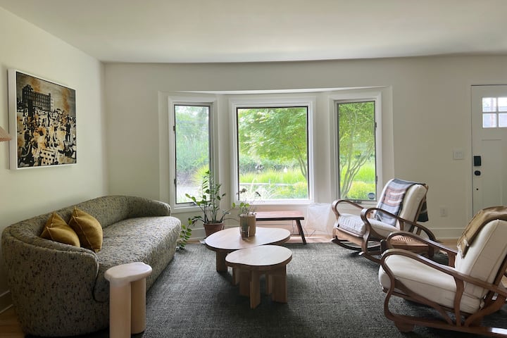 Brookhaven Design Retreat W/ Pool - Medford, NY
