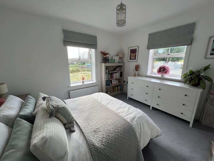 Modern Room In Swindon - Swindon