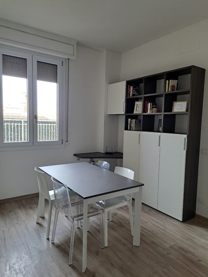 Il Campanone-sassuolo-parking Lot - Sassuolo