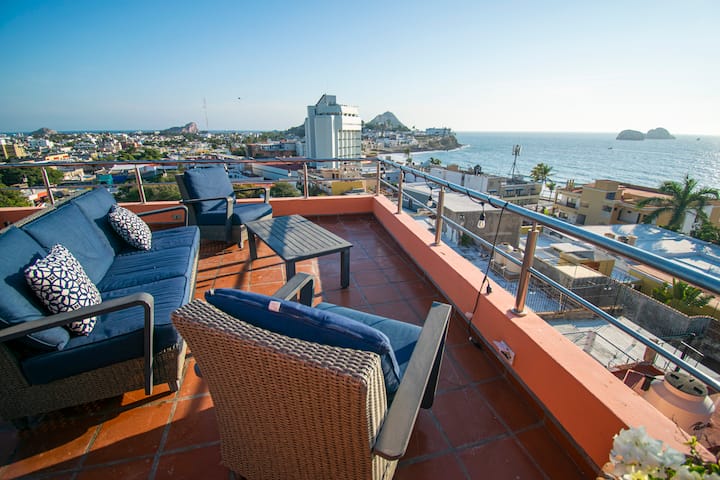 Apt 3: Large 2br, 2 Ba With Shared Rooftop. - Durango