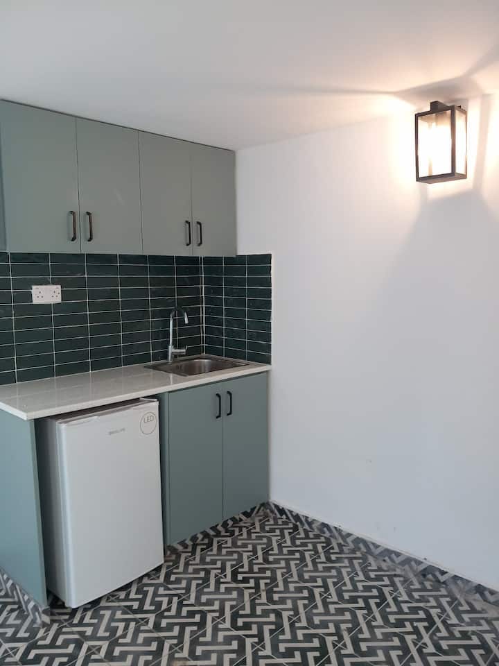 Chostra  - Studio In Kato Platres - Какопетрия