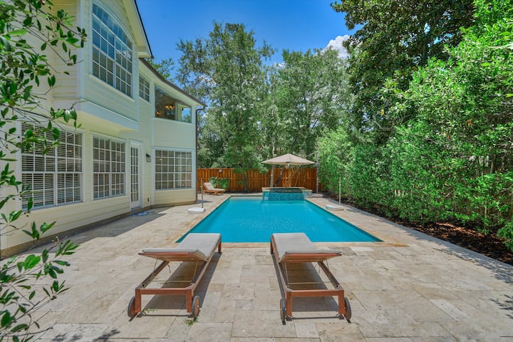 Luxury 4br/3bath With The Heated Pool And Spa - The Woodlands, TX