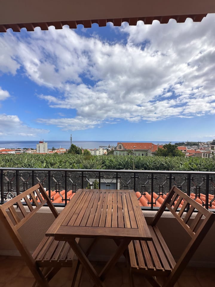 Casa Valhalla- Red Heart Room- Great View - Funchal