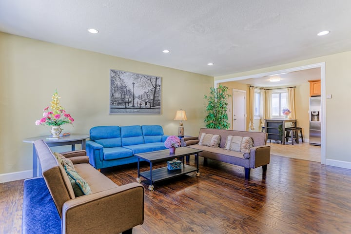 9t-5 Mins Away From Sfo In A Nice & Central Area - Burlingame, CA