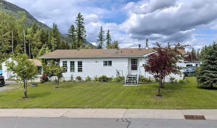 Mountainside Home - Sparwood