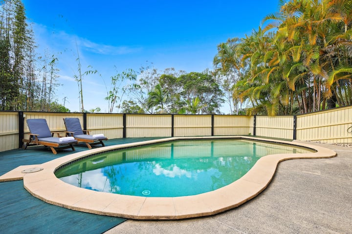 Coastal Breeze Poolside Apartment - Buderim