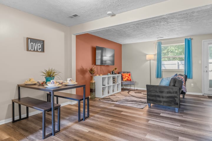 Terracotta Townhouse - Hampton, VA