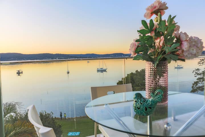 Level 2 Of Waterfront House With Panoramic Views - Gosford