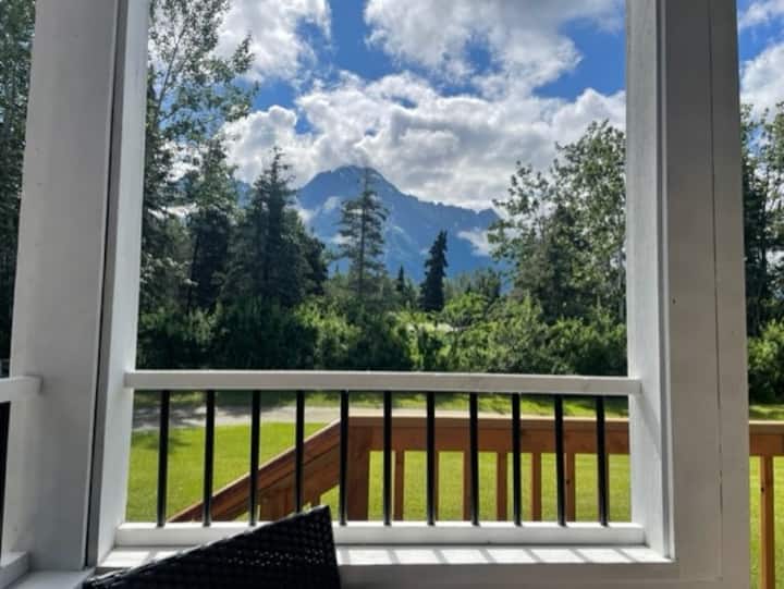 Creekside Oasis - Palmer, AK