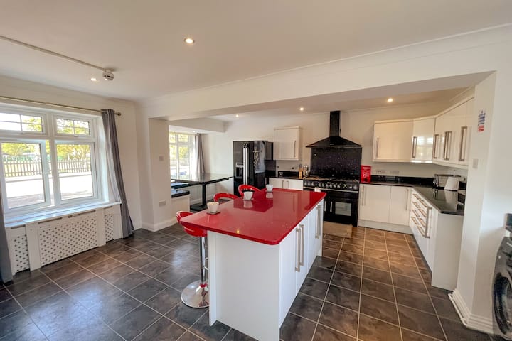 Short Stay With Hottub & Entertainment - Isle of Sheppey