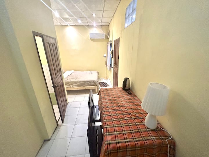 Studio Near Night Market - Vientiane