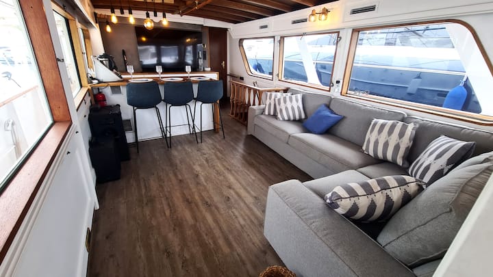 3br Yacht W/ensuites & Hot Tub - Marbella
