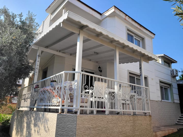Denize Sıfır Villa - Foça