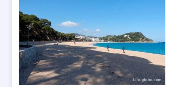 20 метров до пляжа Фенальс в Ллорет де мар - Lloret de Mar