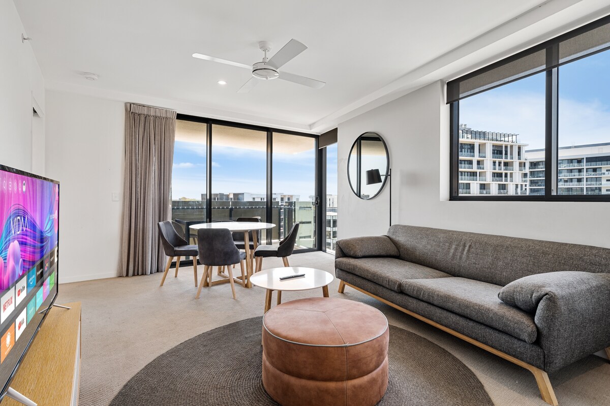 Stunning Portside 2BR Apartment, Free Parking - Apartments for Rent in ...
