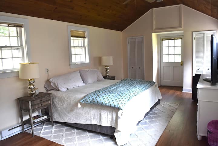 Delightful Private Room - Bedford, NY